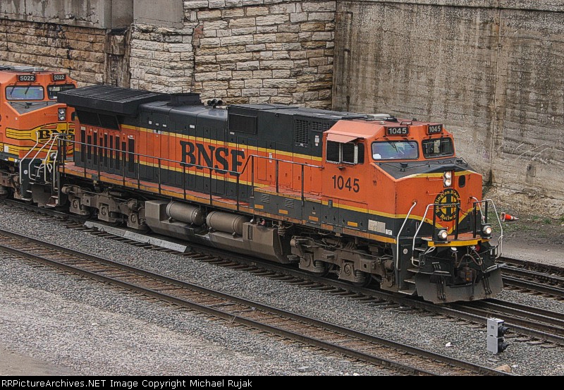 BNSF 1045